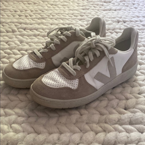 Veja | Shoes | Womens Vejas Beige And White Barely Worn | Poshmark